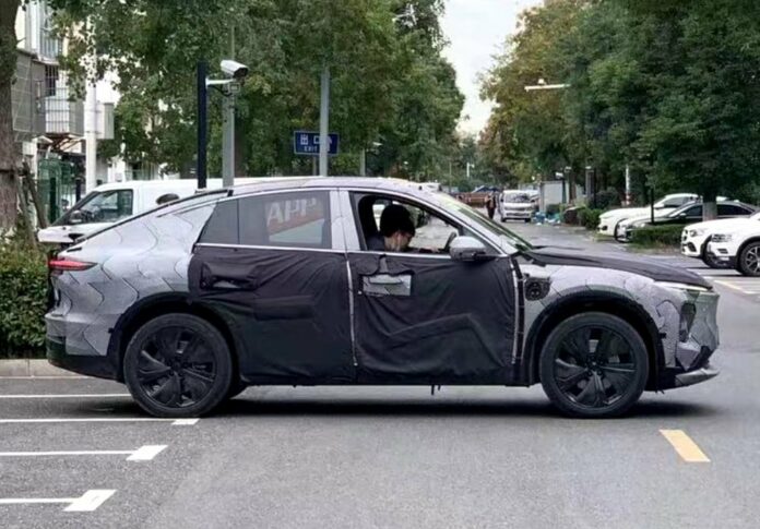 Spyshots revealed Nio EC7 coupe SUV ahead of the Nio Day debut