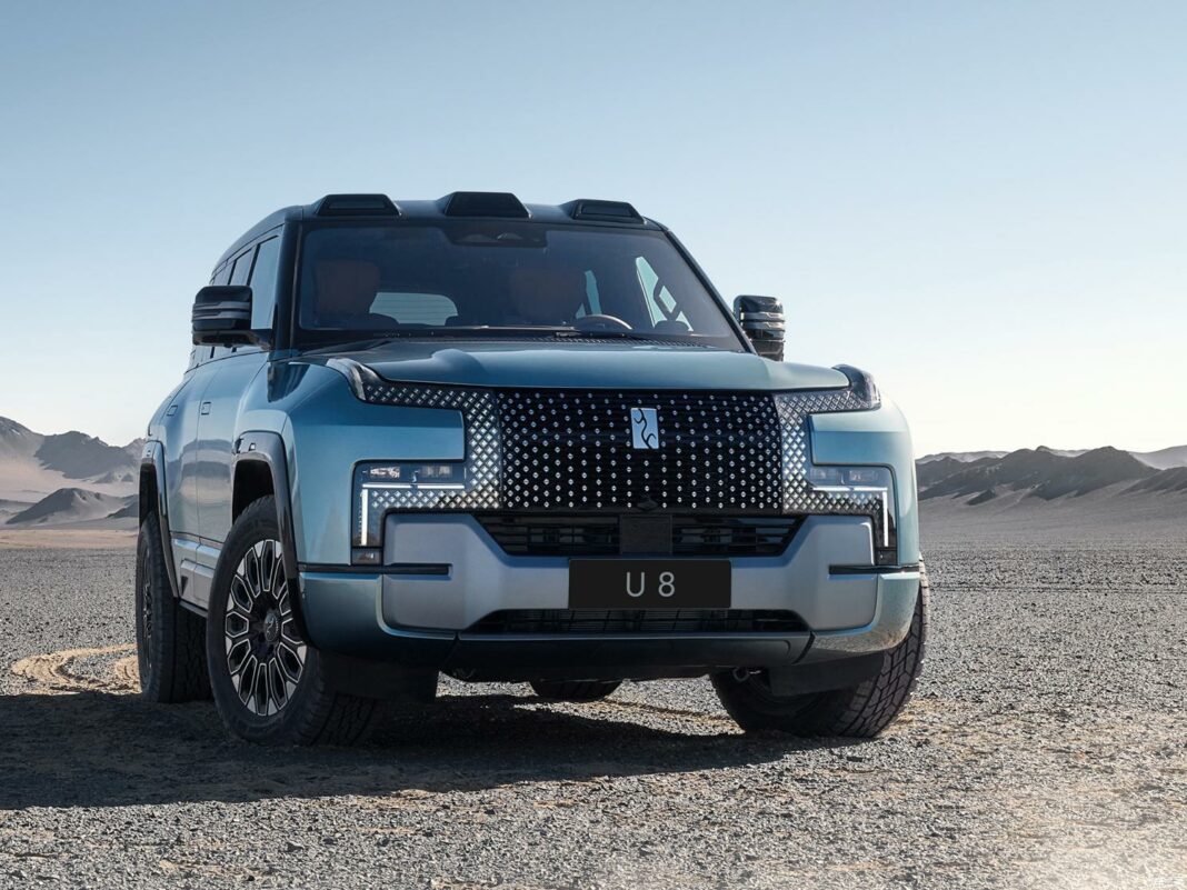 BYD's YangWang U8 Launched in China with 1100 HP and four motors
