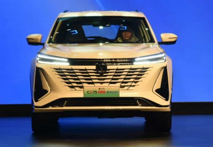 Third-Generation Changan CS75 Plus iDD PHEV SUV Unveiled In China