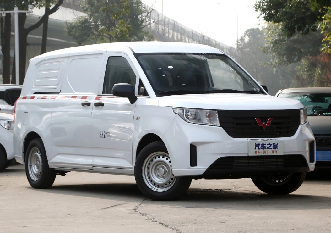 Wuling Journey MPV Goes Electric In China