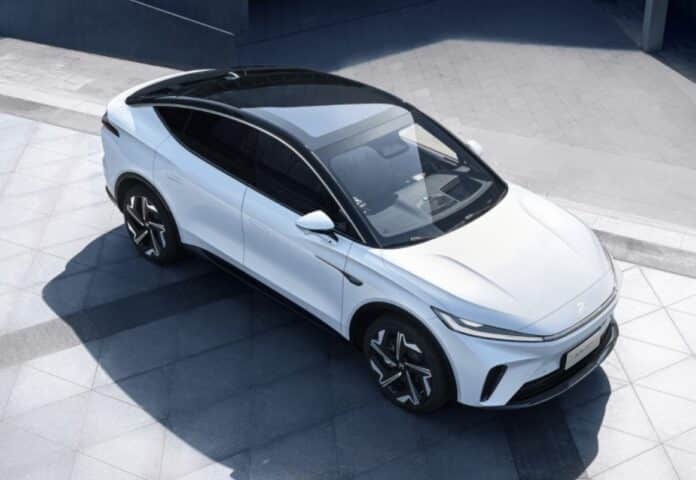 2023 Rising Auto R7 Electric SUV With Battery-Swap Launched In China