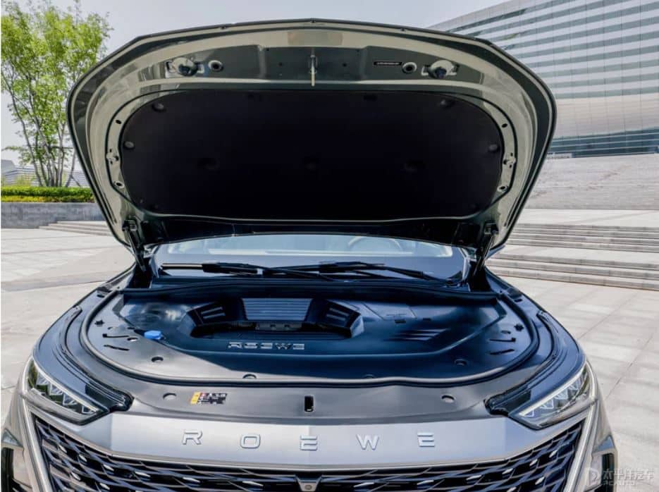 Roewe RX9 SUV Pre-Sale Starts In China At Less Than 29,200 USD