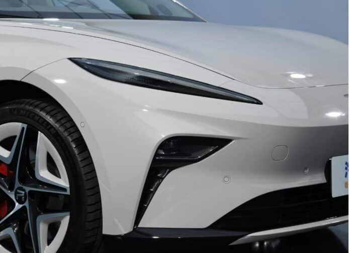 Rising Auto F7 Pre-Sale Starts In China At 41,300 USD With Swappable Batteries And 666km Range