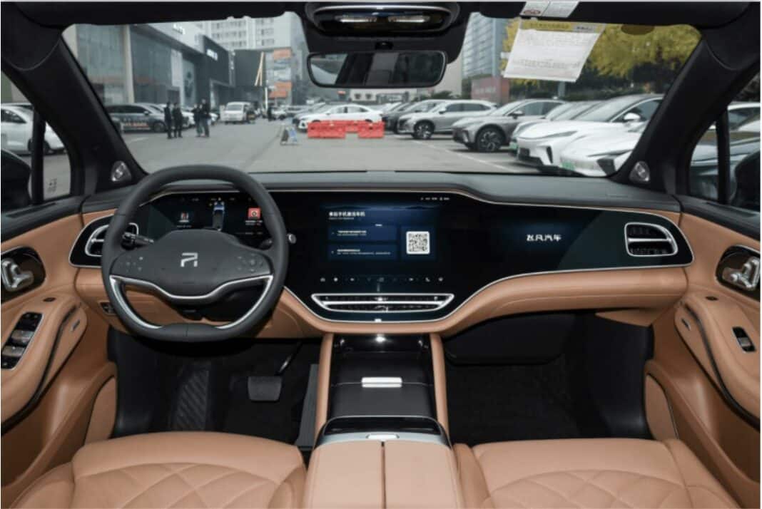 2023 Rising Auto R7 Electric SUV With Battery-Swap Launched In China