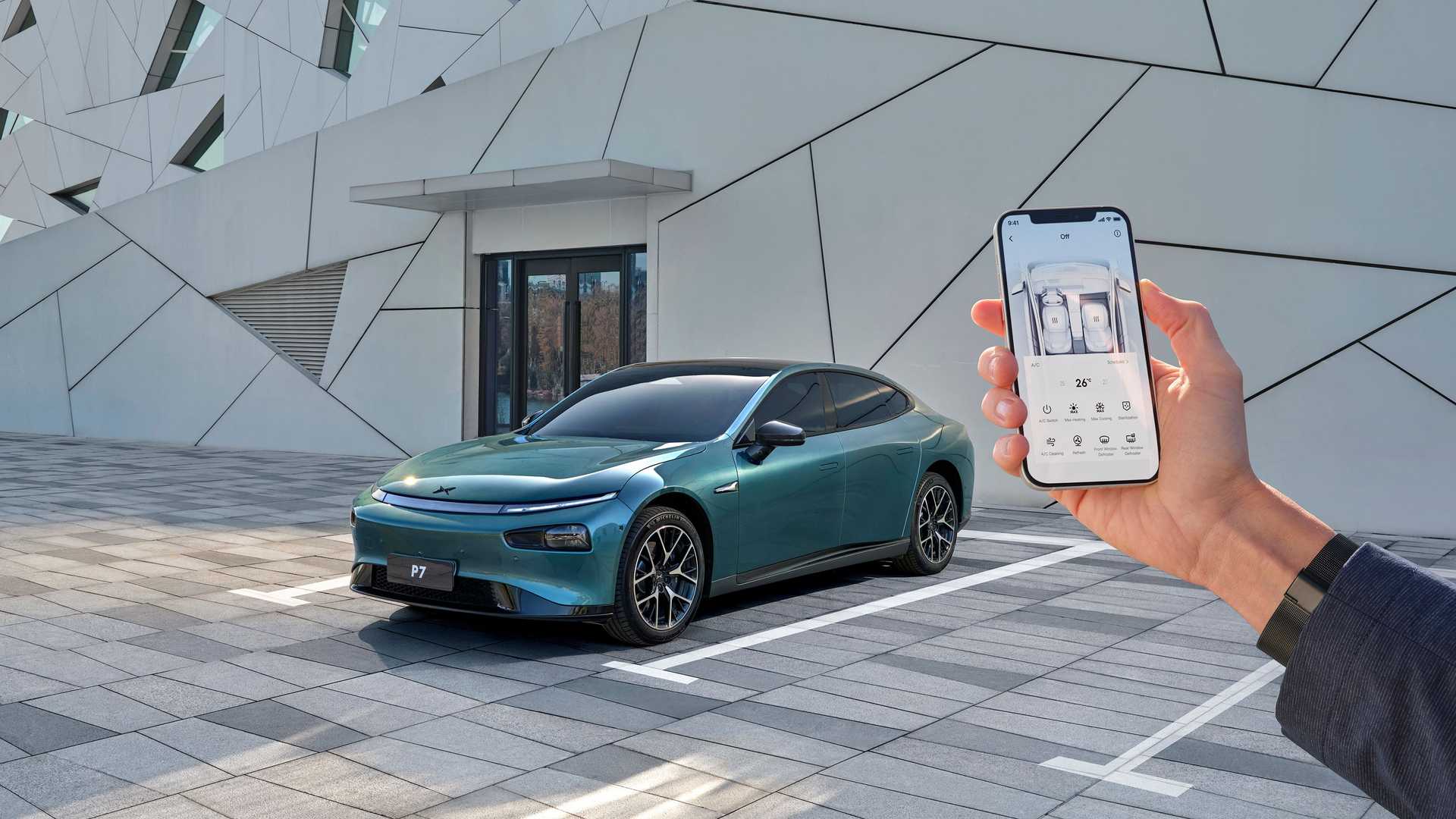 Xpeng Launches G9 SUV and Refreshed P7 in Europe