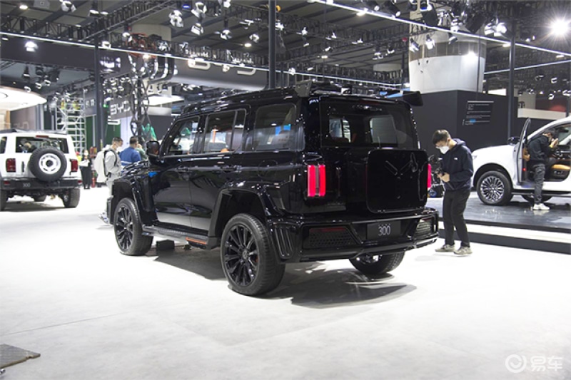 Tank 300 Cyber Knight is a Tough-Looking Chinese SUV for City Roads