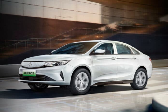 Maple Youxing 6 Is New Geely’s EV With Swappable Battery