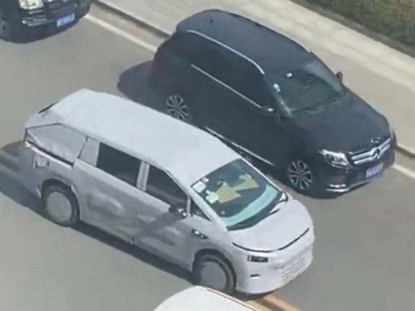 XPeng H93 MPV Spied In China With Quirky Roofline