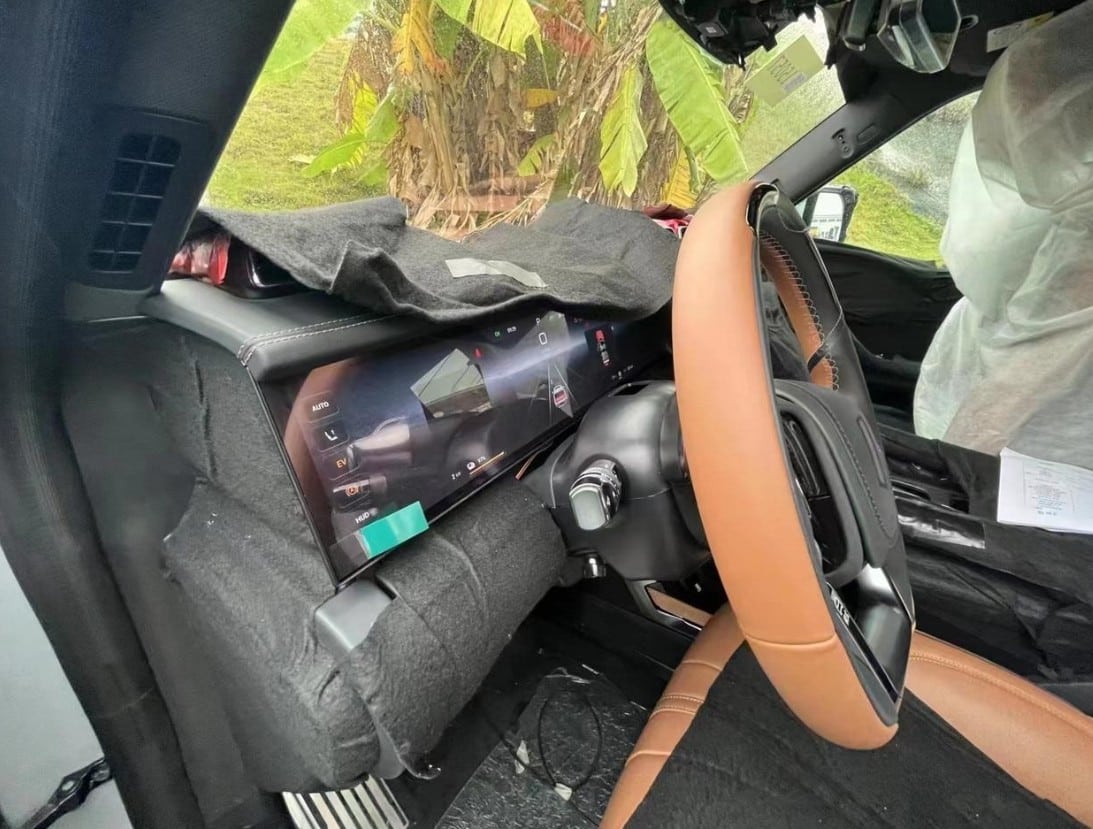 The 1100 HP BYD Yangwang U8: New Photos And Interior Spy Shots