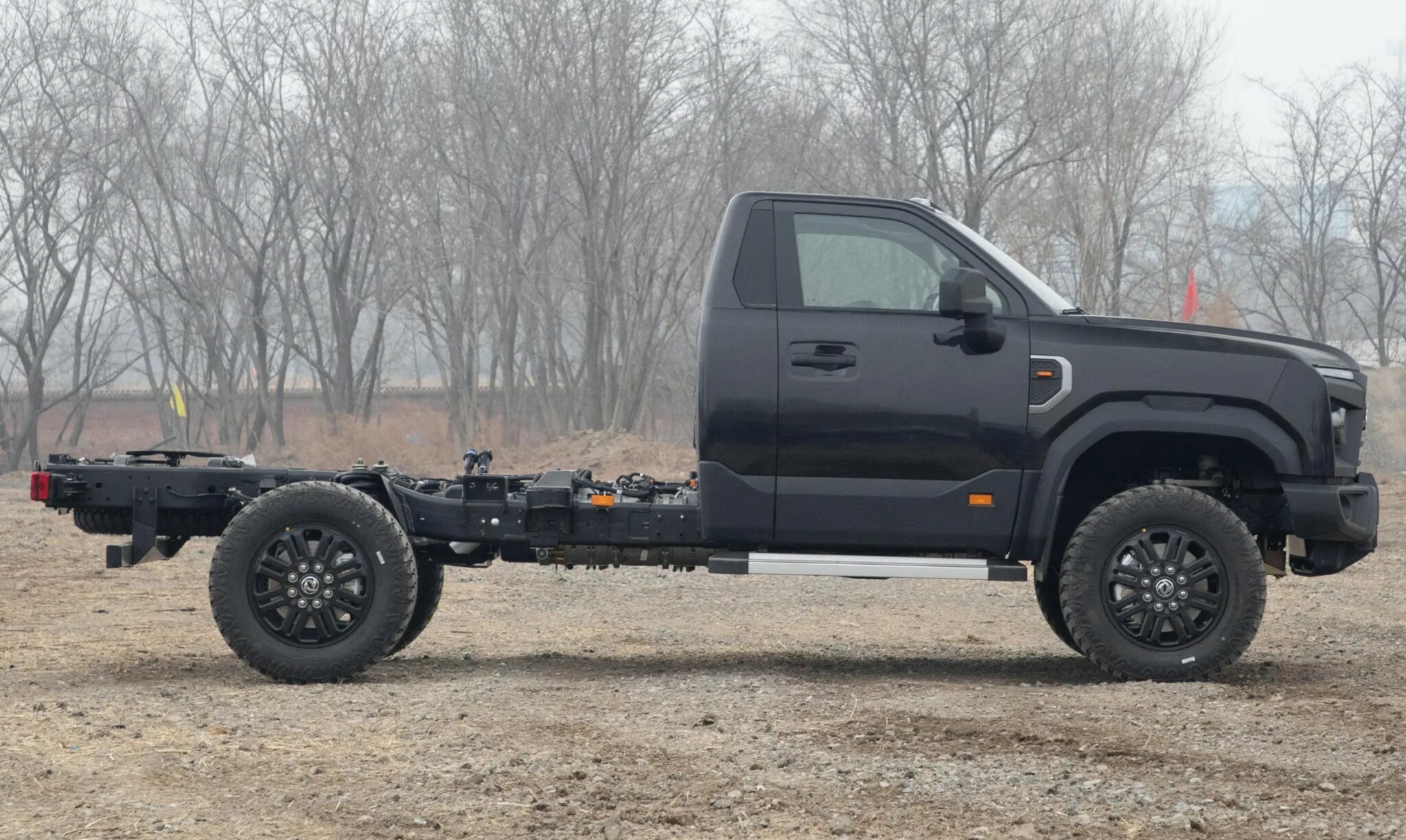 Dongfeng Warrior MS600 Is A Massive Chassis Cab Truck For China With A 6.7 Liter Engine