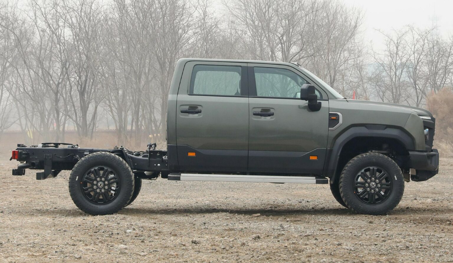 Dongfeng Warrior MS600 Is A Massive Chassis Cab Truck For China With A 6.7 Liter Engine