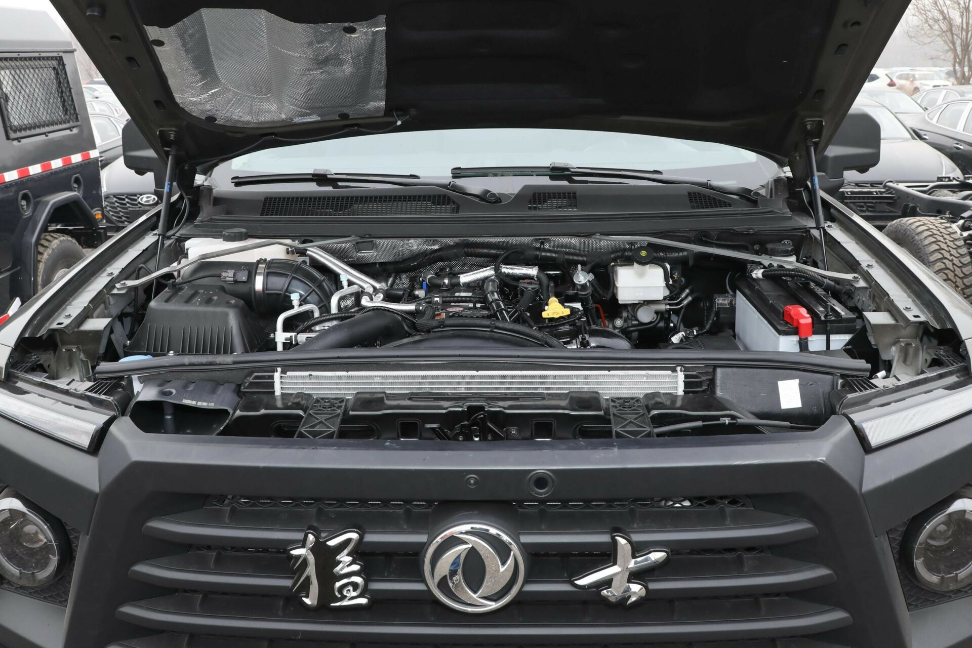 Dongfeng Warrior MS600 Is A Massive Chassis Cab Truck For China With A 6.7 Liter Engine