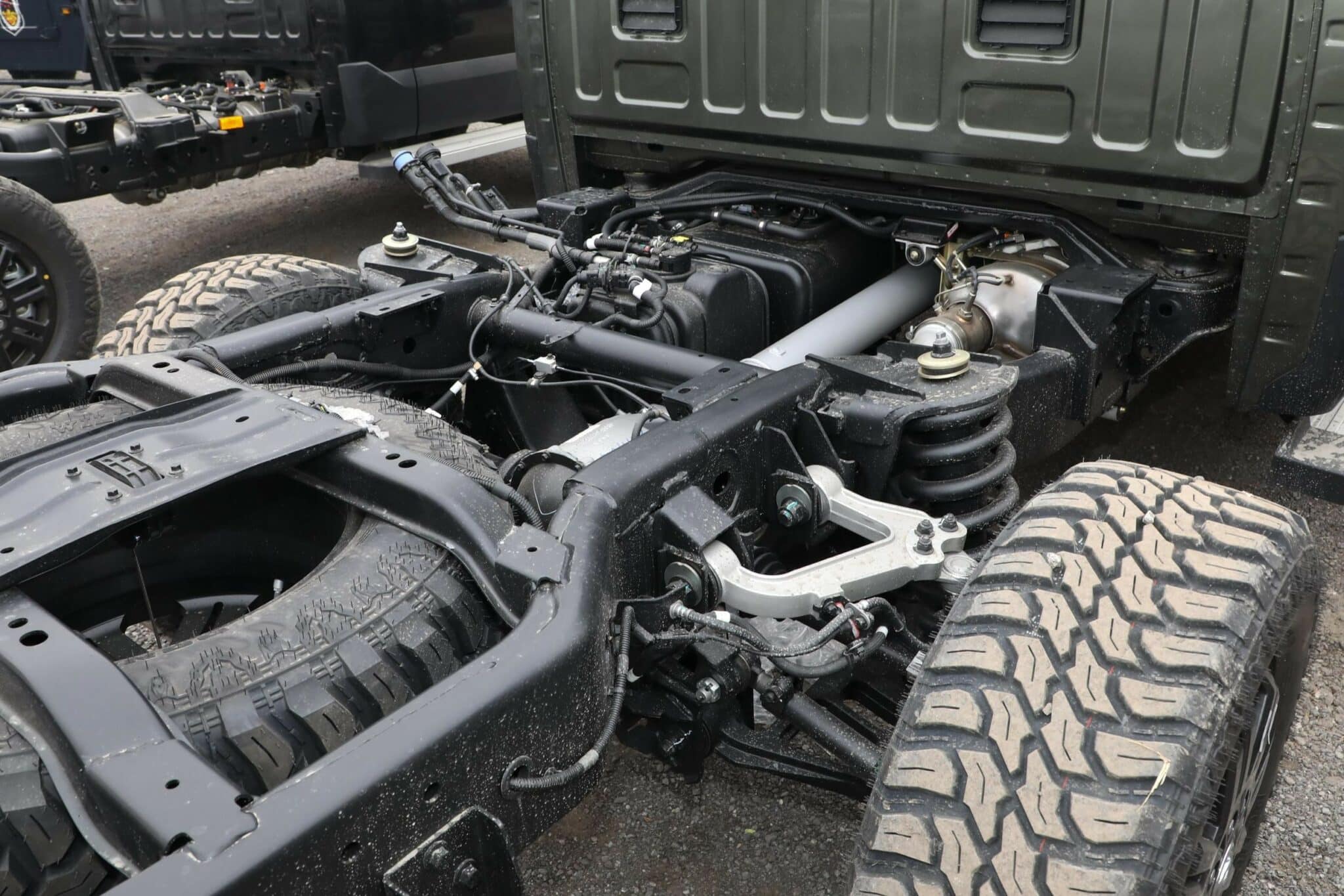 Dongfeng Warrior MS600 Is A Massive Chassis Cab Truck For China With A 6.7 Liter Engine