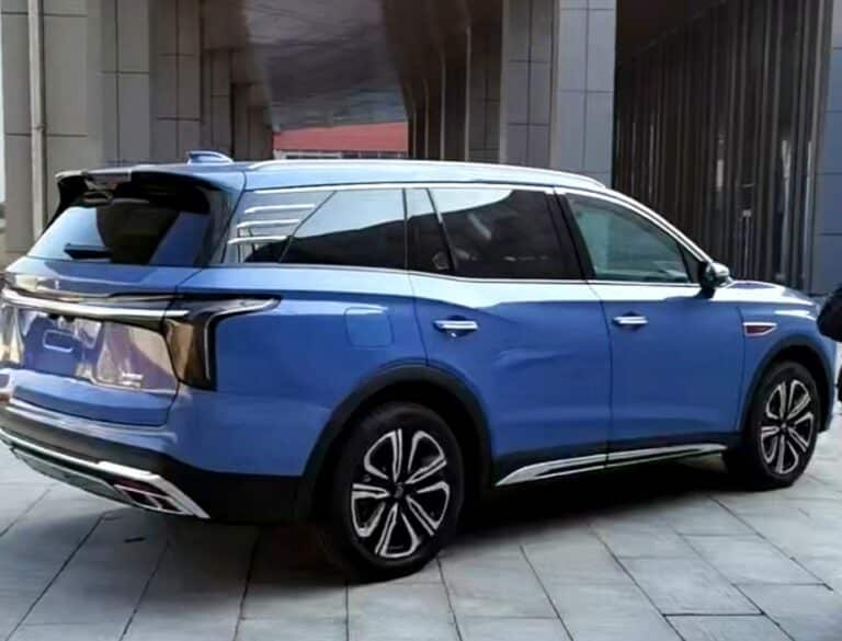 New Photos Of The Hongqi HS6 SUV For China