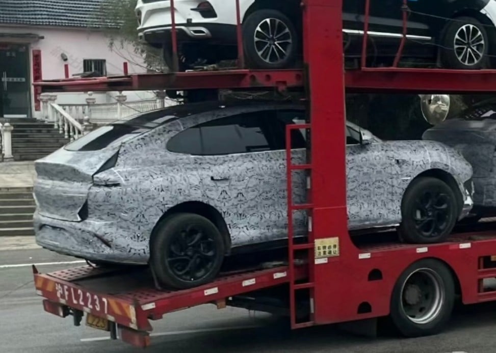 Spy Shots: IM LC5 Electric SUV Coupe For China