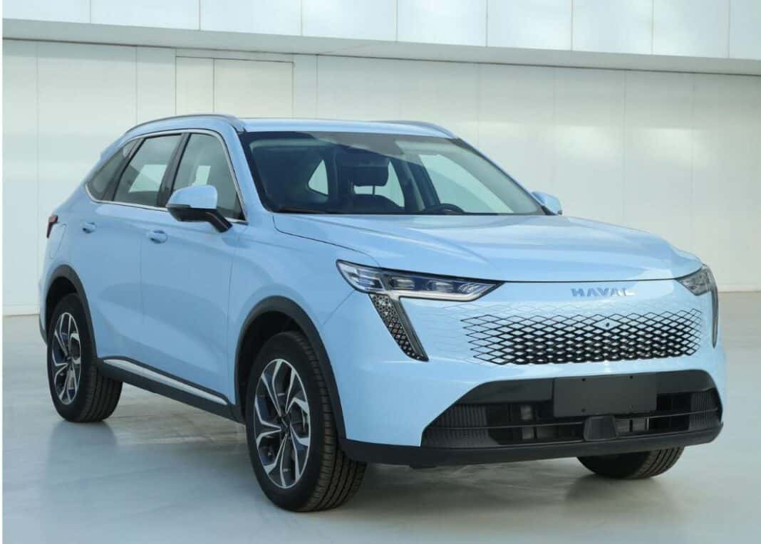 Haval B07 PHEV SUV spied in China