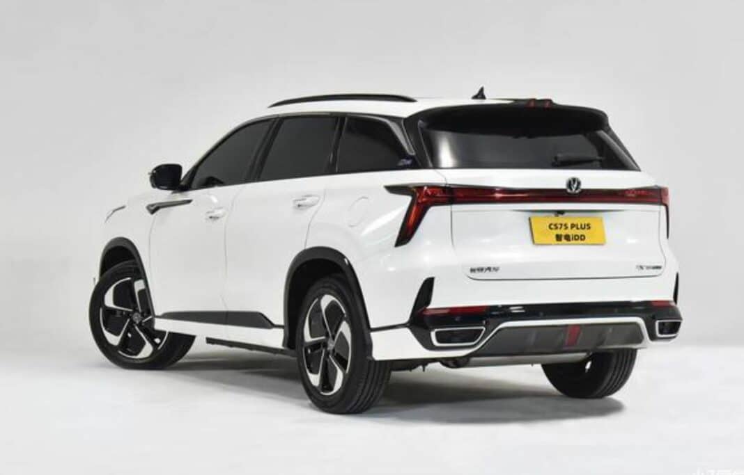 New Changan CS75 Plus iDD plug-in hybrid compact SUV unveiled in China