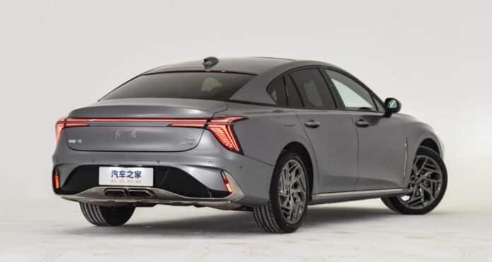 Hongqi H6 sedan pre-sale starts in China at 28,300 USD, powers by 2.0T turbocharged direct ...