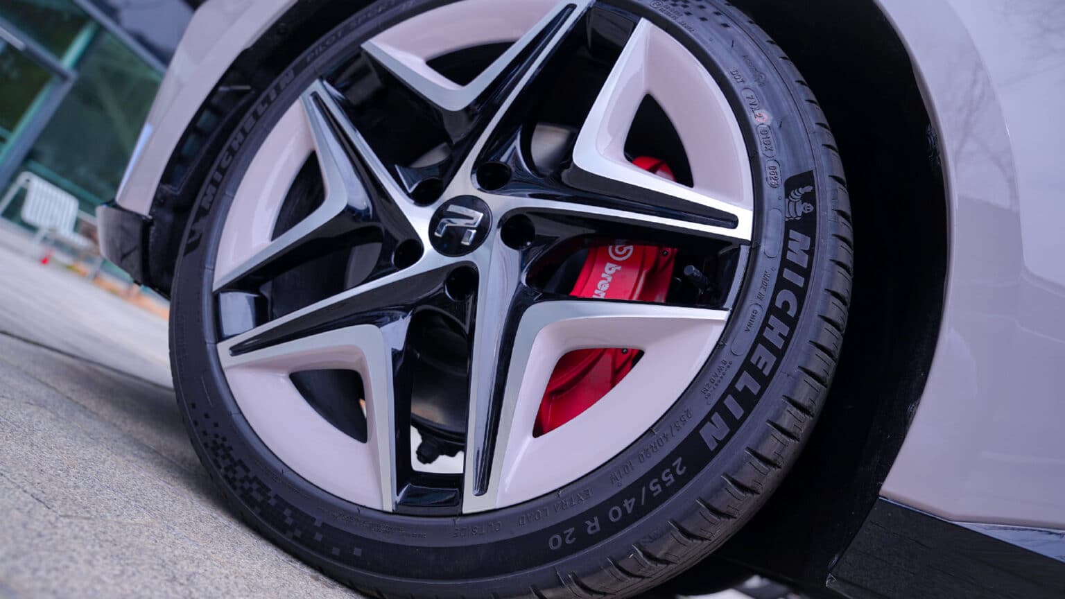 Rising Auto F7 from SAIC launched in China with swappable batteries ...