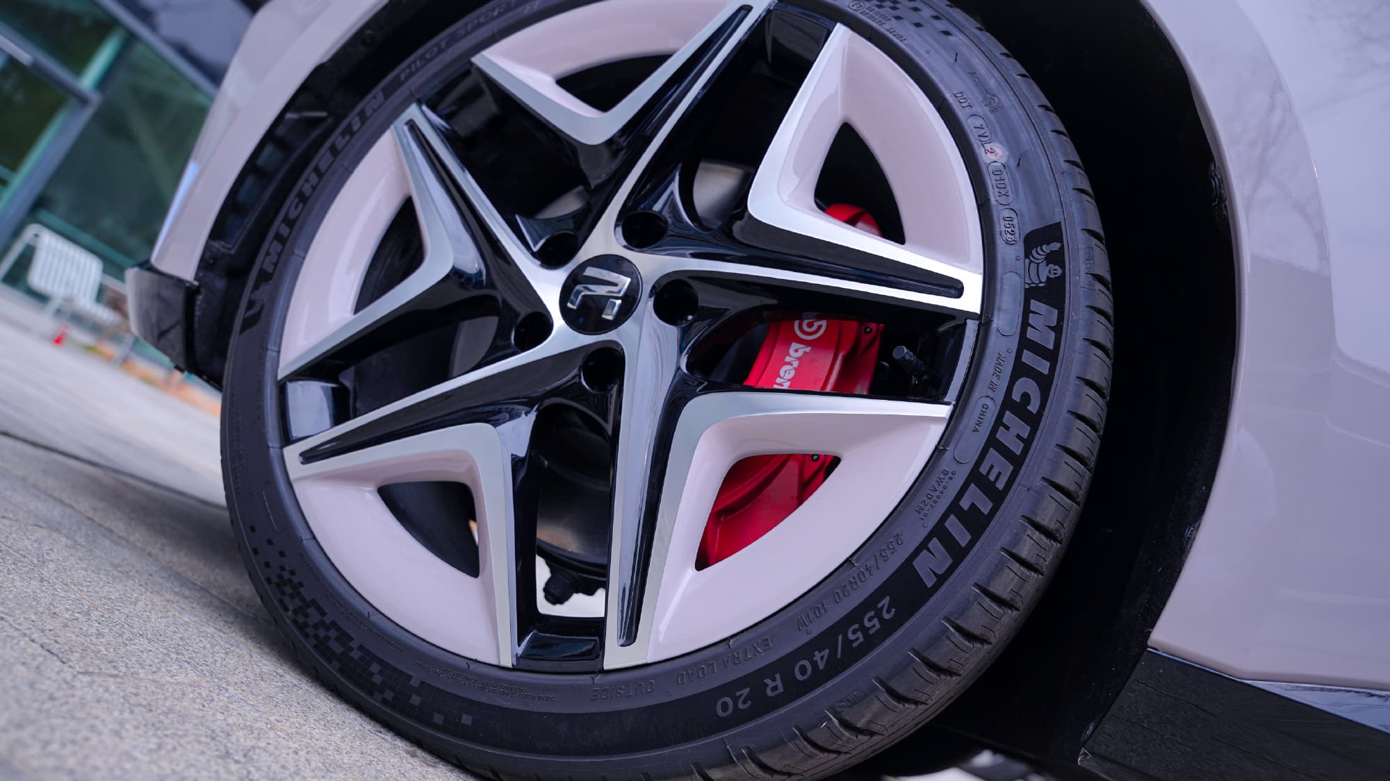 Rising Auto F7 from SAIC launched in China with swappable batteries ...