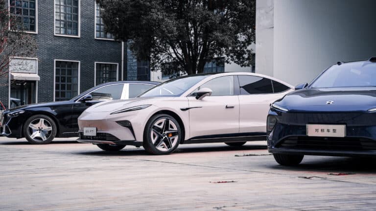 Rising Auto F7 from SAIC launched in China with swappable batteries ...