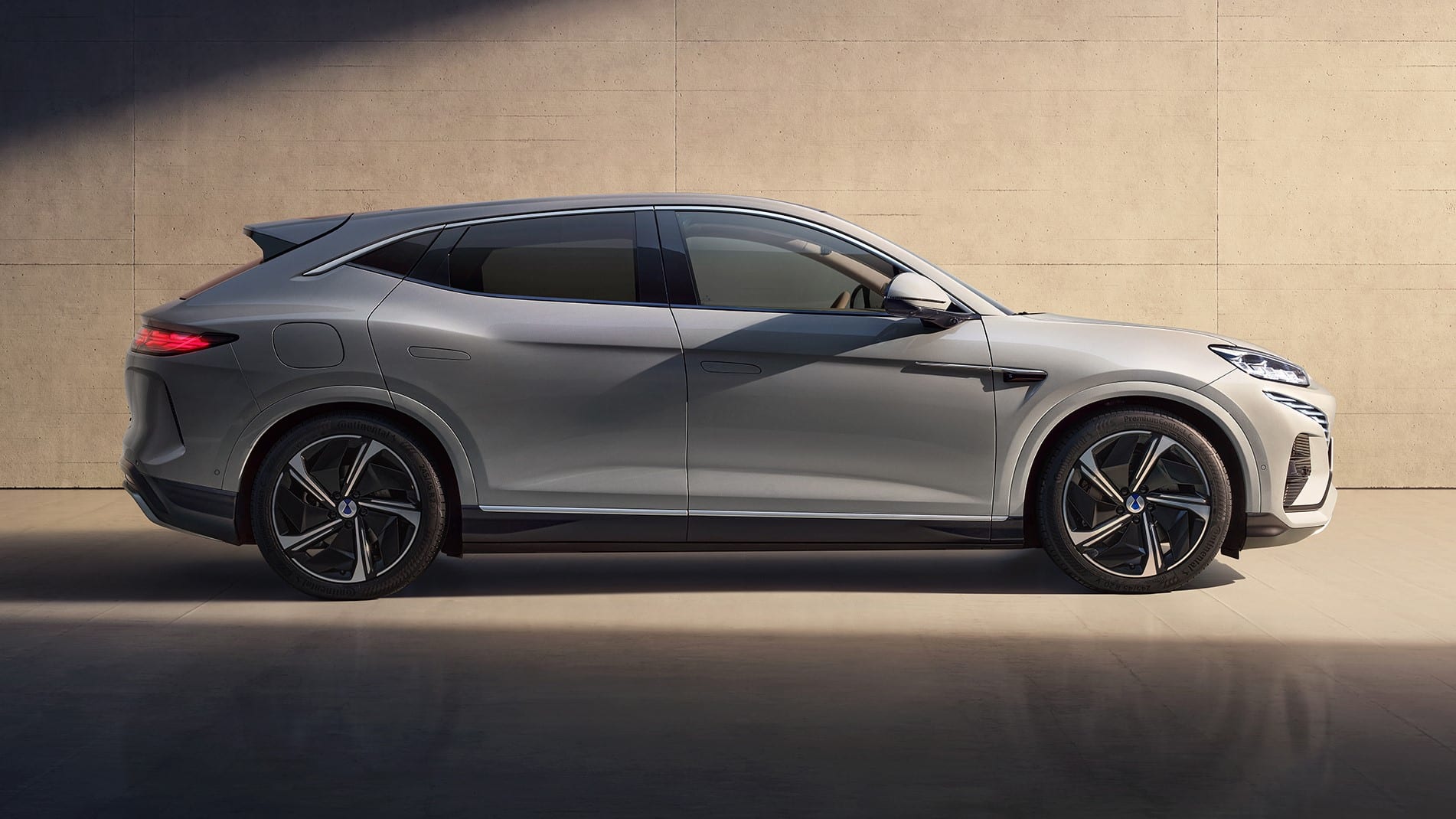 BYD's Denza N7 gets two battery options with 702 km range