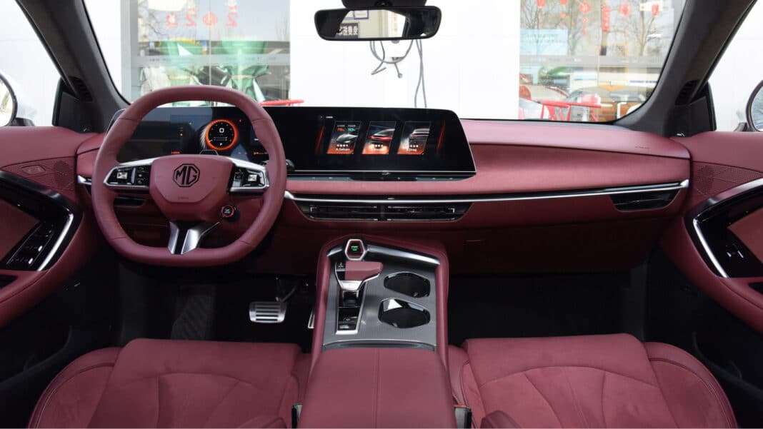 MG7 sedan launched in China with 261 hp. Starting from 17,400 USD