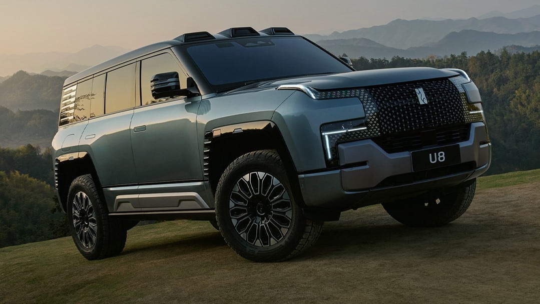 BYD Yangwang U8 price unveiled. Starting from 160,000 USD