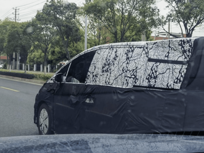 Li Auto's pure electric MPV Whale W01 renderings unveiled, based on EV spy shots