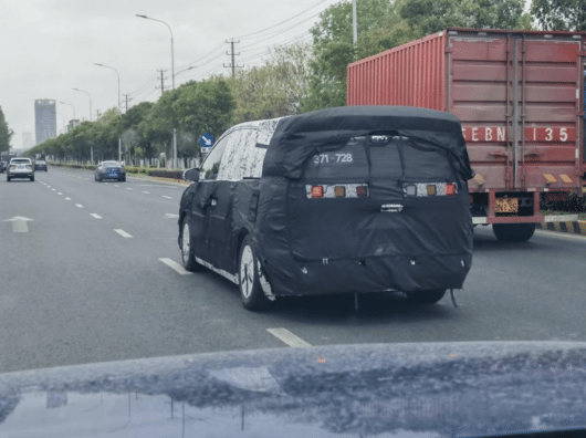 Li Auto's pure electric MPV Whale W01 renderings unveiled, based on EV spy shots