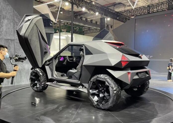 Karlmann King Zr is brutal SUV with 6.8L V10 for 1.2 million yuan