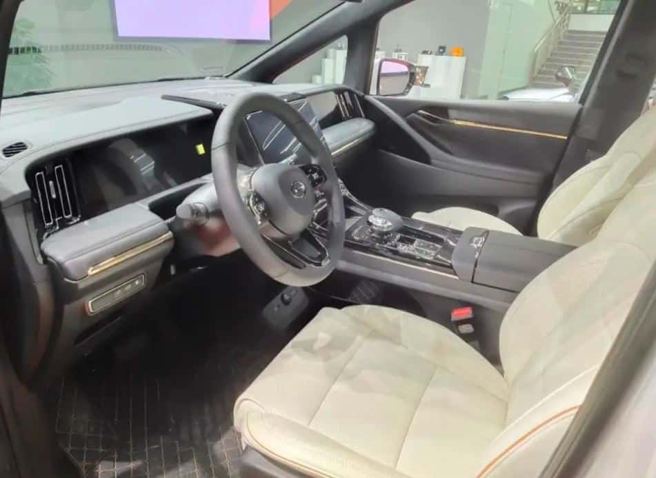 GAC Trumpchi E9 is a new hybrid MPV with over 1000km range