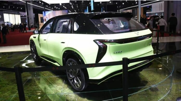 Hongqi E202 with 800V platform and swappable battery unveiled at Shanghai Auto Show