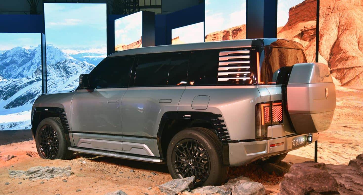 BYD's Yangwang U8 shows off at BYD technology conference