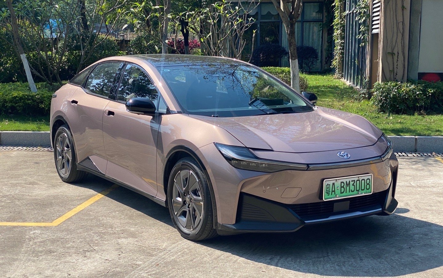 Toyota's second pure EV started deliveries in China. bZ3 offers a 65 kWh battery and 241 HP ...