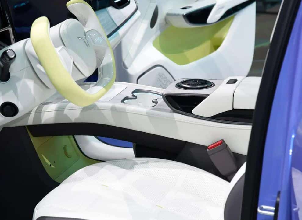 Hongqi E202 with 800V platform and swappable battery unveiled at Shanghai Auto Show