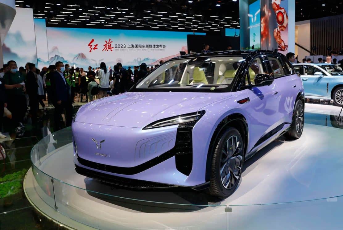 Hongqi E202 with 800V platform and swappable battery unveiled at Shanghai Auto Show