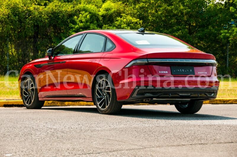 Test Drive | Lincoln Zephyr: China's Sleek Sedan Revival