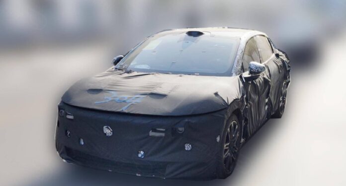 Zeekr's fourth model CS1E sedan spotted in heavy camo