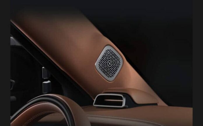 BYD Yangwang U8 interior unveiled with five screens, and surprisingly ...