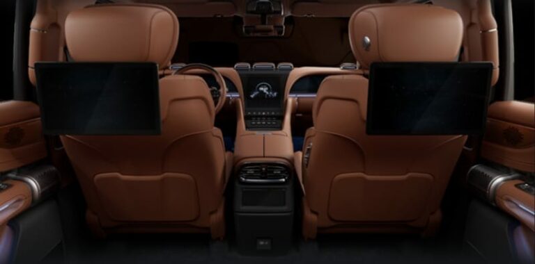 BYD Yangwang U8 interior unveiled with five screens, and surprisingly ...