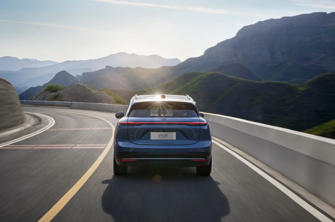 Nio launched the 2023 ES6 SUV, for 52,200 USD. 150 kWh semi-solid ...