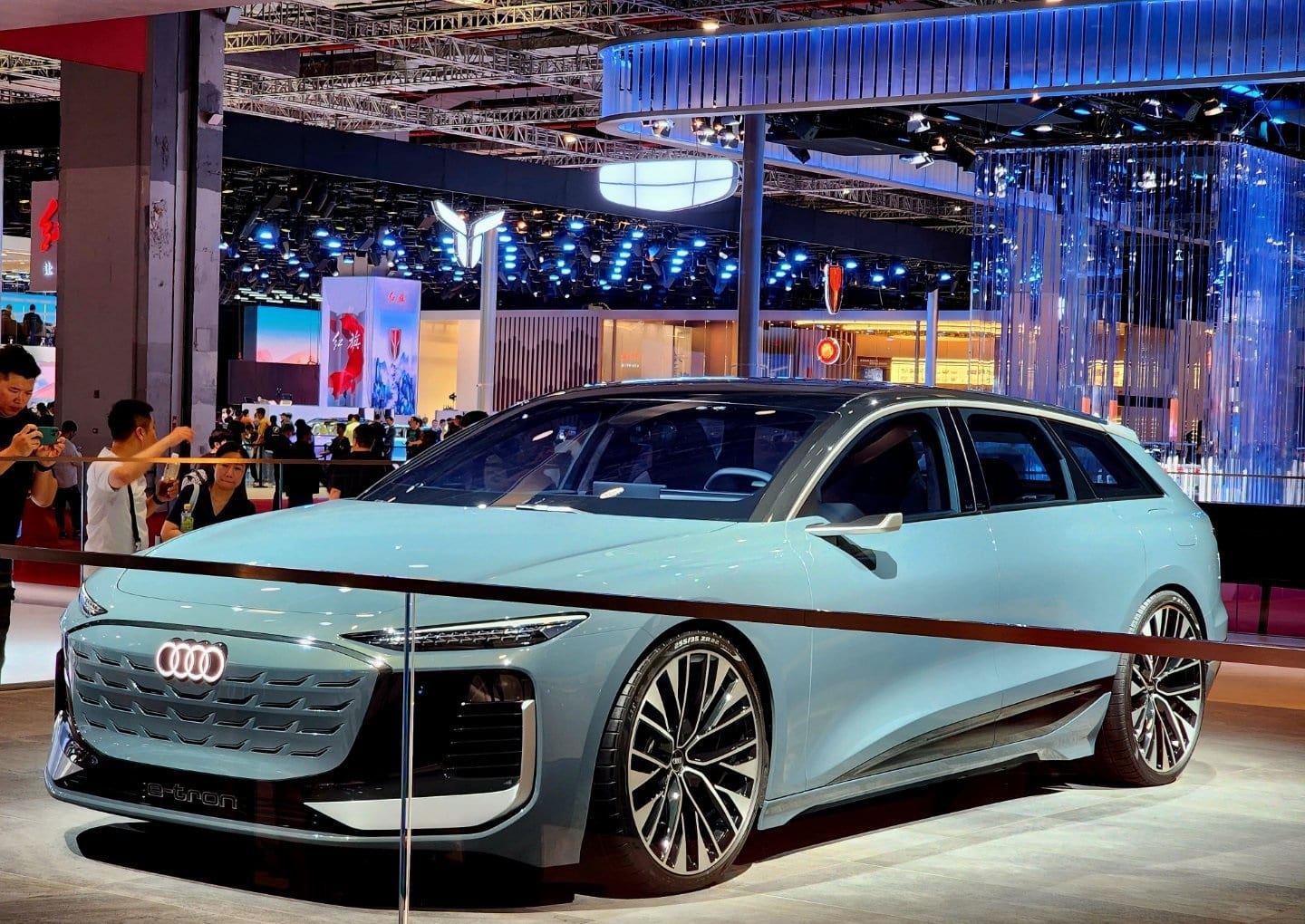 Nio ET5 Touring behind-the-scenes pictures leaks from promo shooting