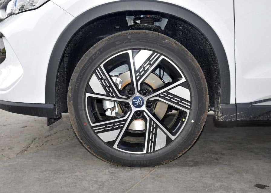 2023 BYD Song Pro DM-i hybrid compact SUV arrived at dealer in China