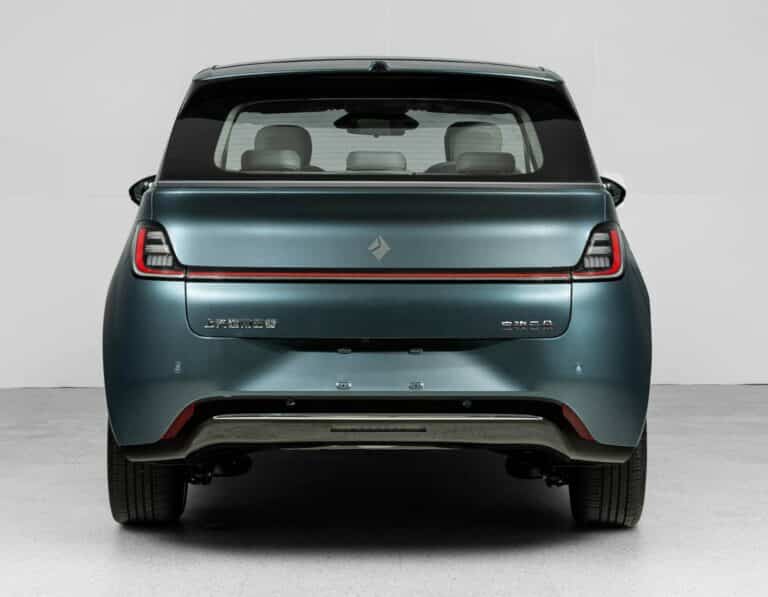 Baojun Yunduo (EQ100) electric hatchback revealed in China. To compete ...