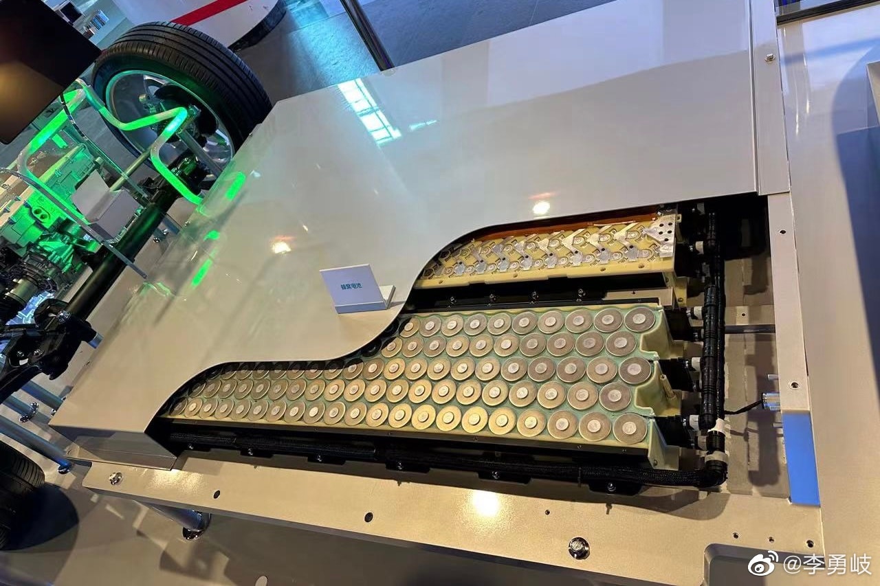 Nio’s manufacturer JAC opened pre-orders for Yiwei 3 EV. Starting from ...