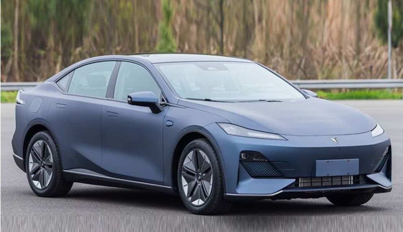 New entry-level Changan Shenlan SL03 exposed, price starts at 20,100 USD