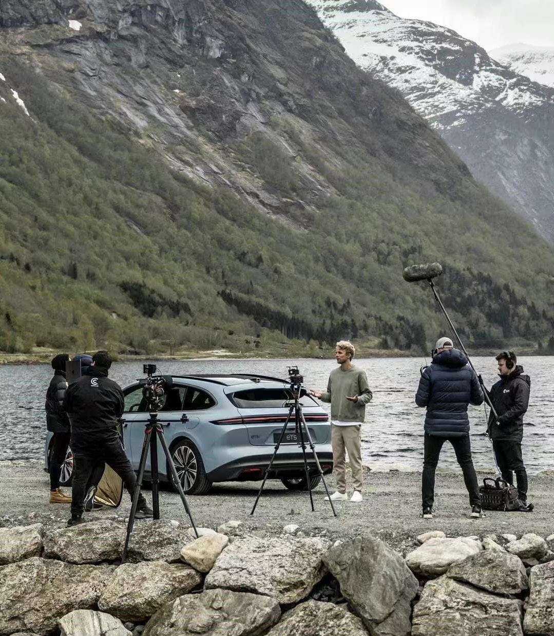 Nio ET5 Touring behind-the-scenes pictures leaks from promo shooting