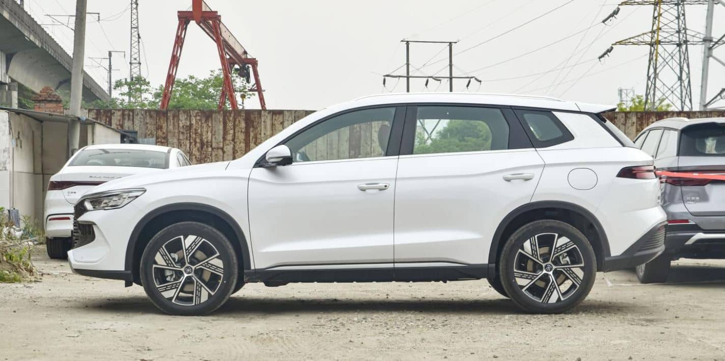 2023 BYD Song Pro DM-i hybrid compact SUV arrived at dealer in China