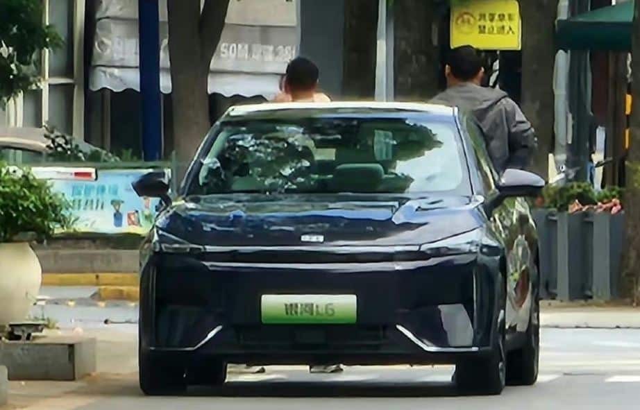 Geely Galaxy L6 hybrid sedan spotted without camo, will launch in Q3 2023